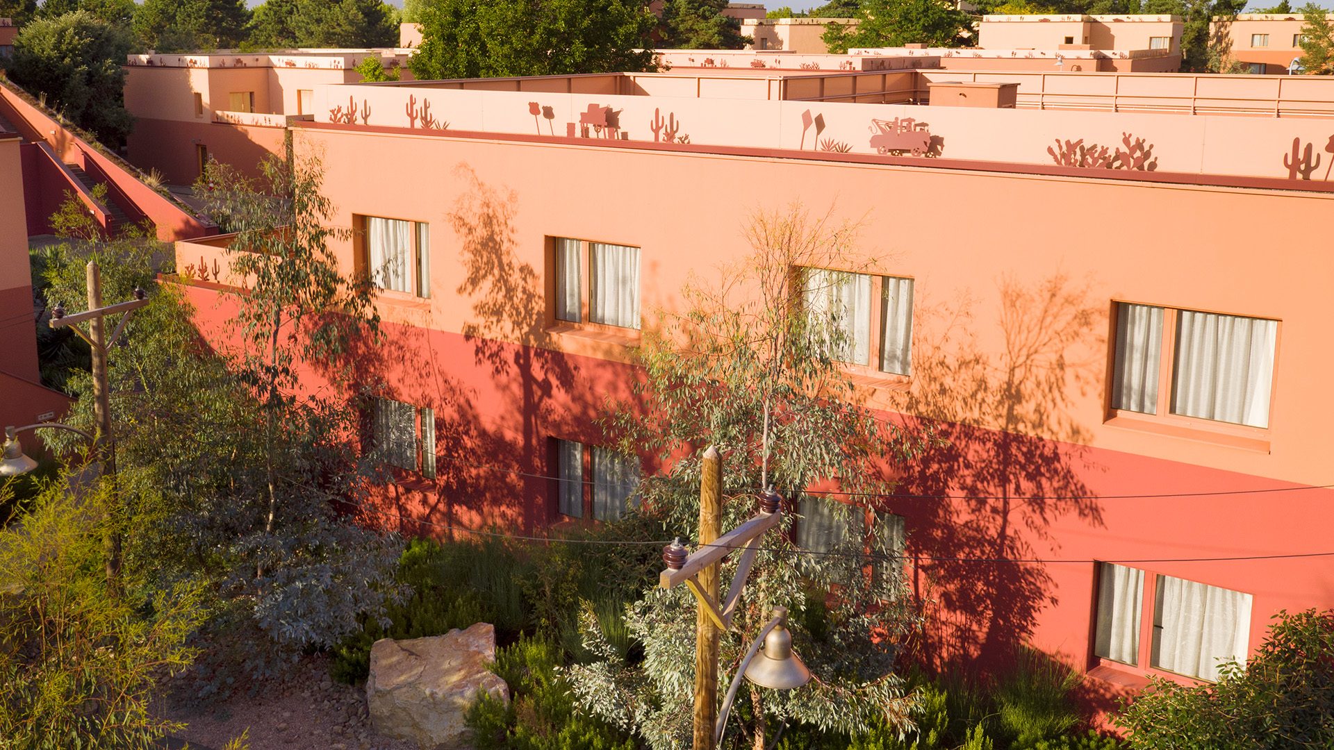 Disney’s Hotel Santa Fe Boeken | Ervaringen Hotel Santa Fe Disneyland ...